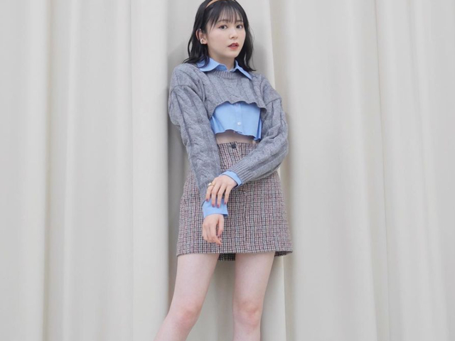 久間田琳加、超ミニ丈スカートで腹ちら＆美脚あらわに！ 「レベチでかわいい」「艶かしすぎる」と反響 Antenna[アンテナ]