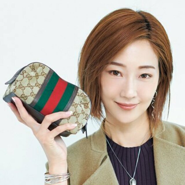 元・宝塚の紅ゆずるさんは自他ともに認める“リップマニア”｜ポーチの中身大公開 Antenna[アンテナ]