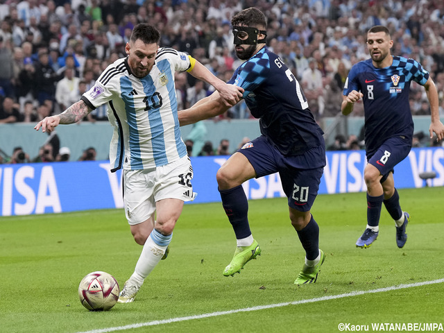 20歳CBとの激闘マッチアップにも勝利…1G1Aで決勝に導いたリオネル・メッシ(28枚) | antenna[アンテナ]