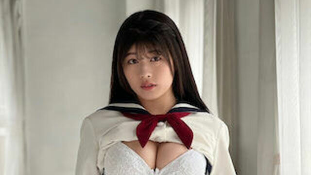 ちとせよしの、セーラー服脱ぎかけの純白ランジェリーショットが「素晴らしすぎてため息しかでない」 Antenna[アンテナ]