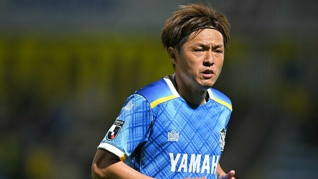 MVPは遠藤保仁！ 横浜F、京都、G大阪、磐田で活躍。43歳の今も現役を続ける稀代のプレーメーカー【J30ベストアウォーズ】 | antenna[アンテナ]