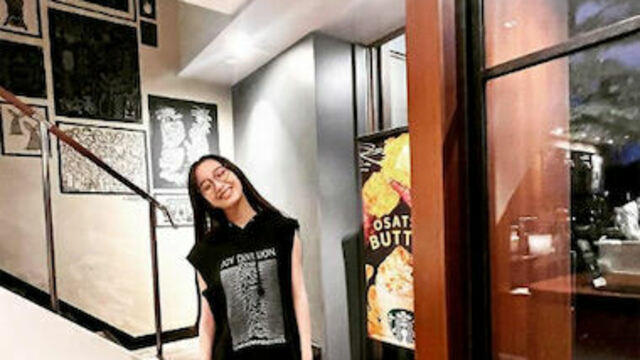 メガネ姿で満開笑顔…Cocomi、ほっそり美脚を披露した私服ショット公開 | antenna[アンテナ]