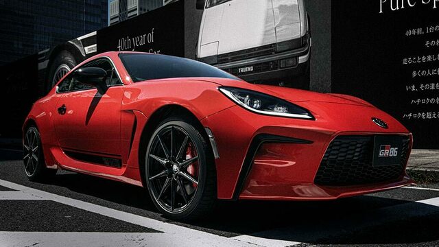 ｢AE86｣生誕40周年！ ｢GR86｣の一部改良モデルと｢AE86｣特別仕様車を発表､｢富士スピードウェイ｣でお披露目 | antenna ...