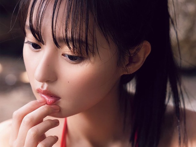 「色っぽいね」乃木坂46・遠藤さくら、真っ赤なビキニ姿で美乳を披露! 「なにこの破壊力」「とにかく優勝」 Antenna アンテナ