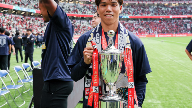 ルヴァン杯MVPの福岡MF前寛之「素晴らしいストーリー」J2水戸で出会って6年目、長谷部監督と悲願の戴冠 | antenna[アンテナ]
