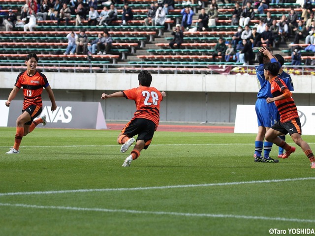 [選手権予選]高川学園は運動量豊富な2年生アタッカーが奮闘。MF松木が1G1A、FW田坂は突破で2点目演出(7枚) | antenna[アンテナ]