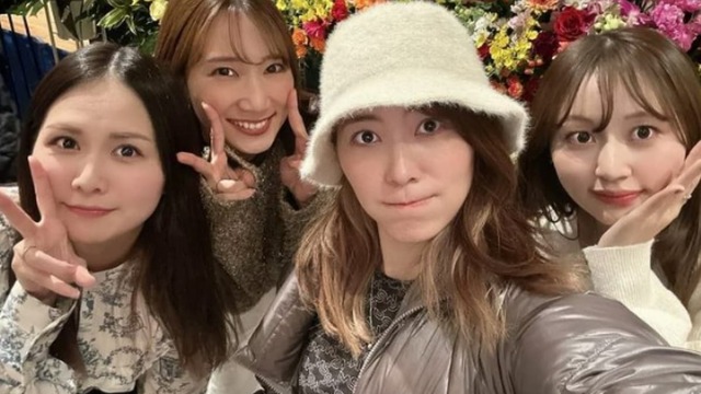 「めっちゃエモい」鈴木紫帆里、松井珠理奈＆小森美果らと懐かしのAKB48ショット！ 「みんな大人の女性に」 | antenna[アンテナ]