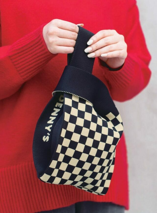 【福袋2024】[デニーズ]福袋は、人気冷凍食品とDENNY’Sロゴ入りニットバッグつき！ 3980円、5980円の2種類を12/23～1/14で発売 | antenna[アンテナ]