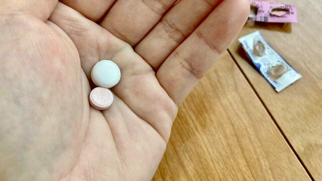 胃もたれ、胸焼け、胃痛…年末に多い胃腸トラブル｜症状別・胃腸薬の選び方とセルフケア｜薬剤師が解説 Antenna[アンテナ]