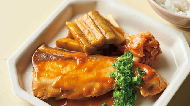 電子レンジでチンするだけ！簡単すぎる【ぶりの韓国風照り焼き】 | antenna[アンテナ]