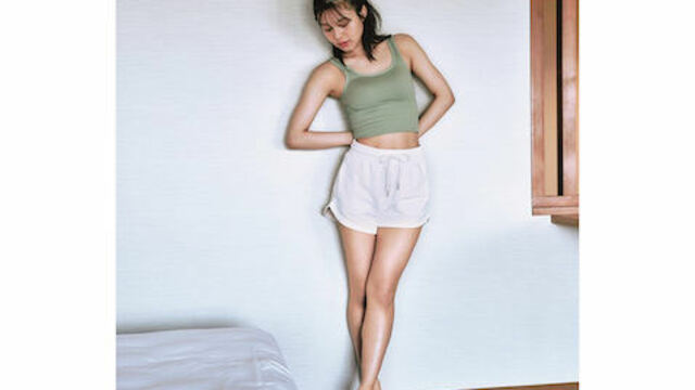 NGT48本間日陽、2nd写真集からヘルシーなタンクトップ＆ショートパンツ姿の先行カット解禁 | antenna[アンテナ]