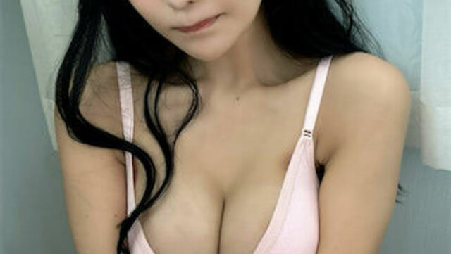 #2i2 天羽希純、ふっくら豊満バストに視線奪われる上目遣いショット公開「いつ見ても可愛い」 | antenna[アンテナ]