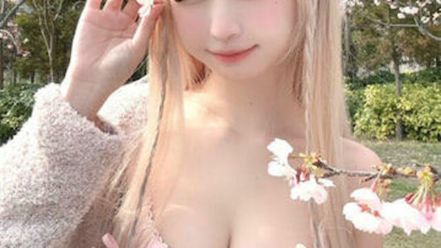 まるで桜の妖精…yami、美谷間のぞく春服ショットに「これは惚れちゃうね」の声 | antenna[アンテナ]