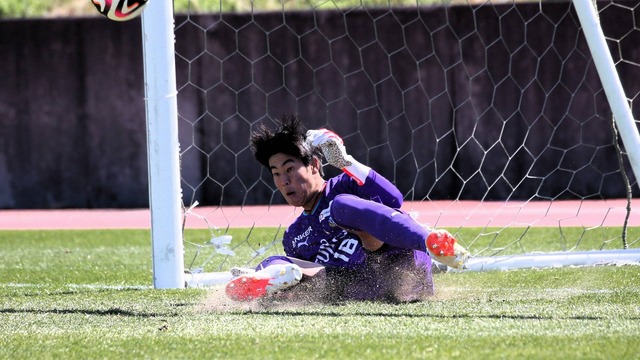 [J-VILLAGE CUP U-18]GK松澤が1本ストップ!川崎F U-18が優勝をかけたPK戦を制す(11枚) | antenna[アンテナ]
