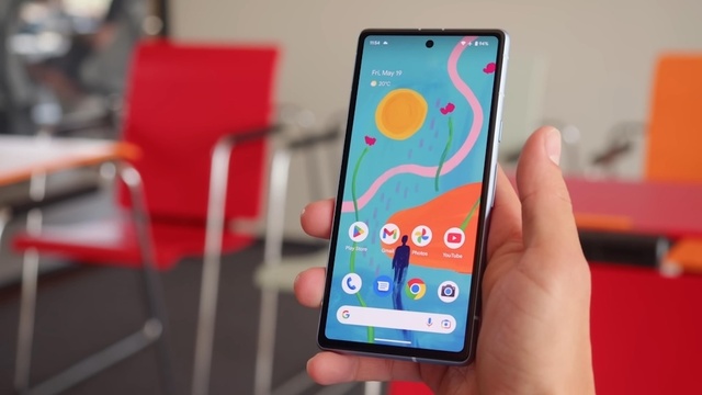 次期「Pixel 8a」の写真がまた流出！ 本体の表面が… | antenna[アンテナ]