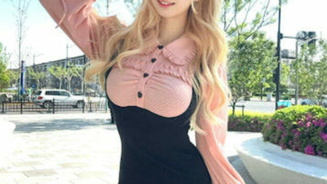 yami、美スタイルが際立つぴっちりタイトな私服ショットに絶賛の声「世界一かわいい」 | antenna[アンテナ]