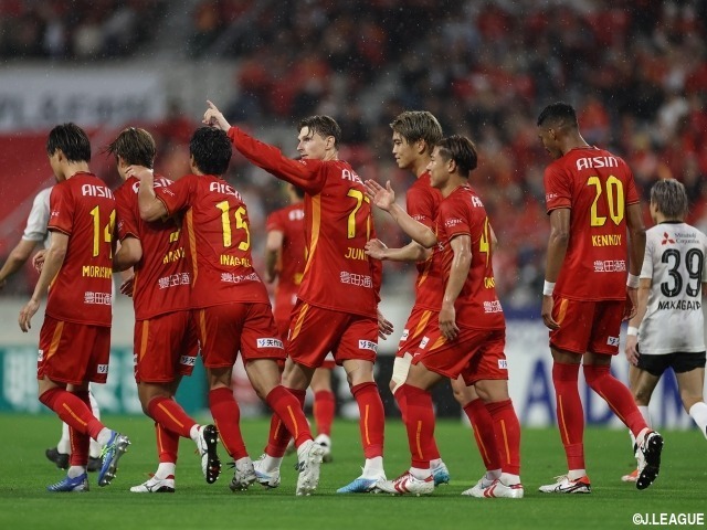 ユンカーがハットトリックで完全復活!名古屋が3発勝利、荒木弾許すもFC東京の終盤猛攻を耐える | antenna[アンテナ]