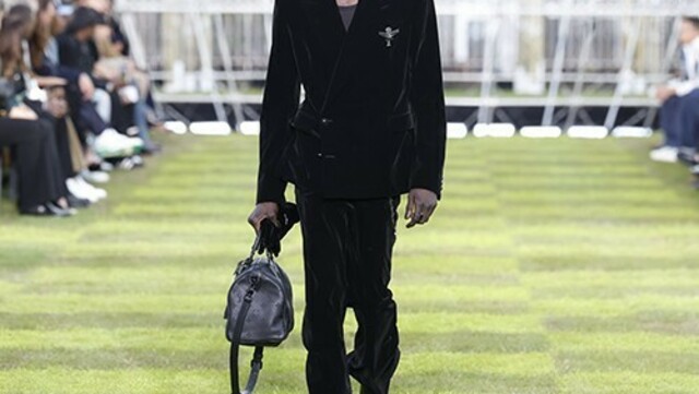 【ルック】ルイ·ヴィトンがファレル·ウィリアムスによる2025春夏メンズ·コレクションのショーをパリ ユネスコで開催 | antenna[アンテナ]