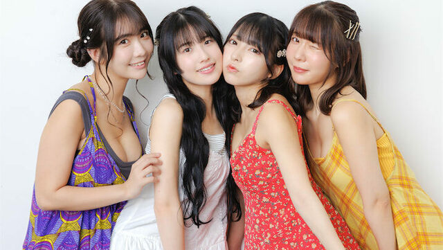 #2i2 のビジュアルブック発売イベント大盛況、天羽希純「アイドル界一セクシーになりたい」 | antenna[アンテナ]