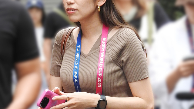 NHK・中川安奈が神宮球場で魅せた“茶色ニット姿”／女子アナ「タレコミ110番」大感謝祭（1） | antenna[アンテナ]