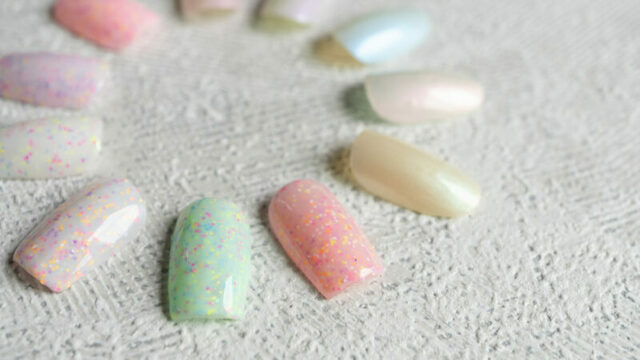 【50代のネイル】大人世代に似合うカラー＆デザインが知りたい！ | antenna[アンテナ]