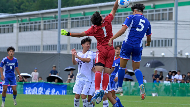 [国スポ少年男子]福岡県を救う同点ヘッド! 福岡U-18DF藤川虎三が空中から叩く(10枚) | antenna[アンテナ]