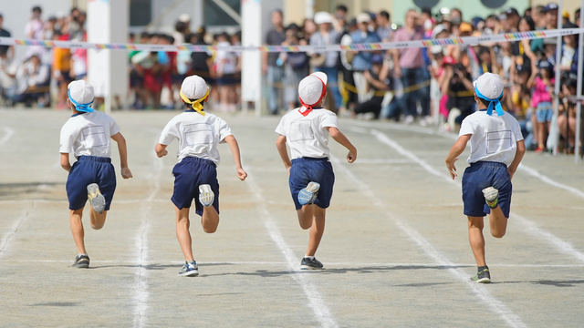 週1ラブホ密会の大きすぎた代償。「PTAの保護者同士」男性40歳と女性32歳、ときには子どもの運動会中に抜け出して妻のいない自宅でも…――仰天 ...