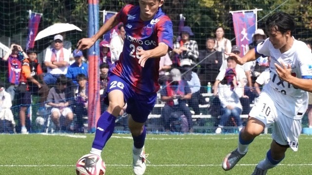 スケール感漂う若き青赤の1年生右サイドバック。FC東京U-18DF田中遥大が「隣にいるスーパーな先輩」から学んでいること | antenna[アンテナ]