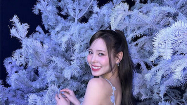 NiziU マコ、華奢ボディ際立つキャミ姿にファン惚れ惚れ…「女神すぎる」 | antenna[アンテナ]