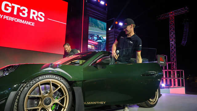 ドバイで今年も記録的な大盛り上がり！ ｢アイコンズ･オブ･ポルシェ･フェスティバル｣ | antenna[アンテナ]