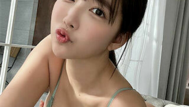 バストがこぼれ落ちそう…#2i2 天羽希純、“拗ね顔”ランジェリーショットでファン魅了 | antenna[アンテナ]