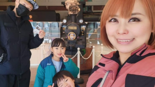 「みんな幸せだよ」浜田ブリトニー、お笑い芸人の元夫と子どもとの家族ショット！ 「別々の道でありながらも」 | antenna[アンテナ]