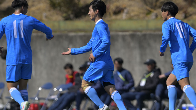 [デンチャレ]横浜FMユースコンビで鮮やかワンツー!! DF池田春汰(筑波大1年)がMF松村晃助(法政大2年)のパスからゴール(12枚 ...