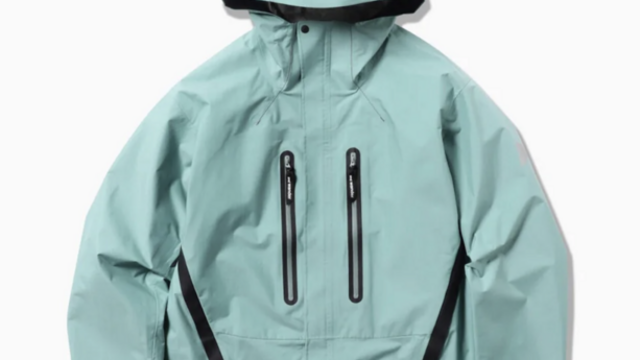 悪天候の日にこそ“晴れ空”みたいなレインジャケットを！耐水＆除湿生地で快適 | antenna[アンテナ]
