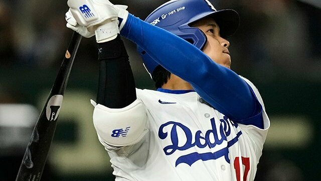 大谷翔平、史上初の“50‐50”記念グッズ発売! 特別ロゴ入りT 大谷翔平、史上初の“50‐50”記念グッズ発売! 特別ロゴ入りT