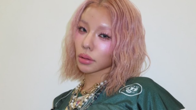 「ビジュえっぐ」人気YouTuber・とうあ、美腹筋が際立つTGCオフショット公開！ 「かわい過ぎ」 | antenna[アンテナ]