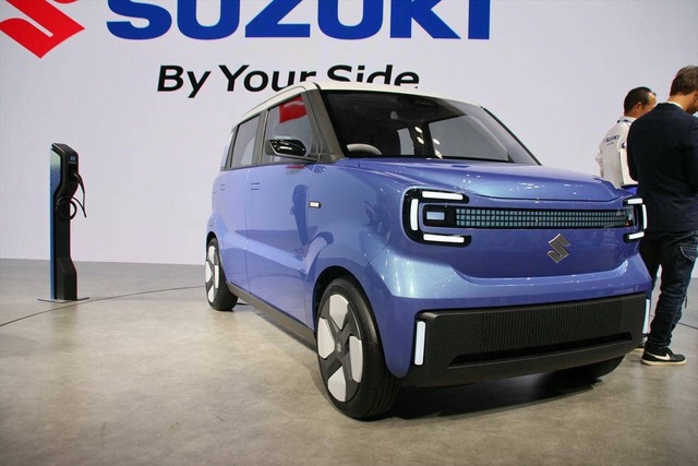 軽EV「Vision e-Sky」を世界初公開。スズキが描く「人々に寄り添う」モビリティの未来像【JMS2025】 | antenna[アンテナ]