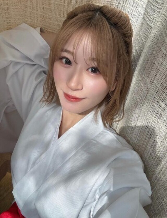 上西怜、”金髪×巫女”最強ショット披露 元NMB48の進化に「不良化？」心配する声も | antenna[アンテナ]