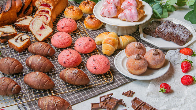 いちごシリーズ第二弾！自家製パン食べ放題ランチに、今だけのいちご×チョコパン登場！神戸メリケンパーク「TOOTH TOOTH FISH IN ...
